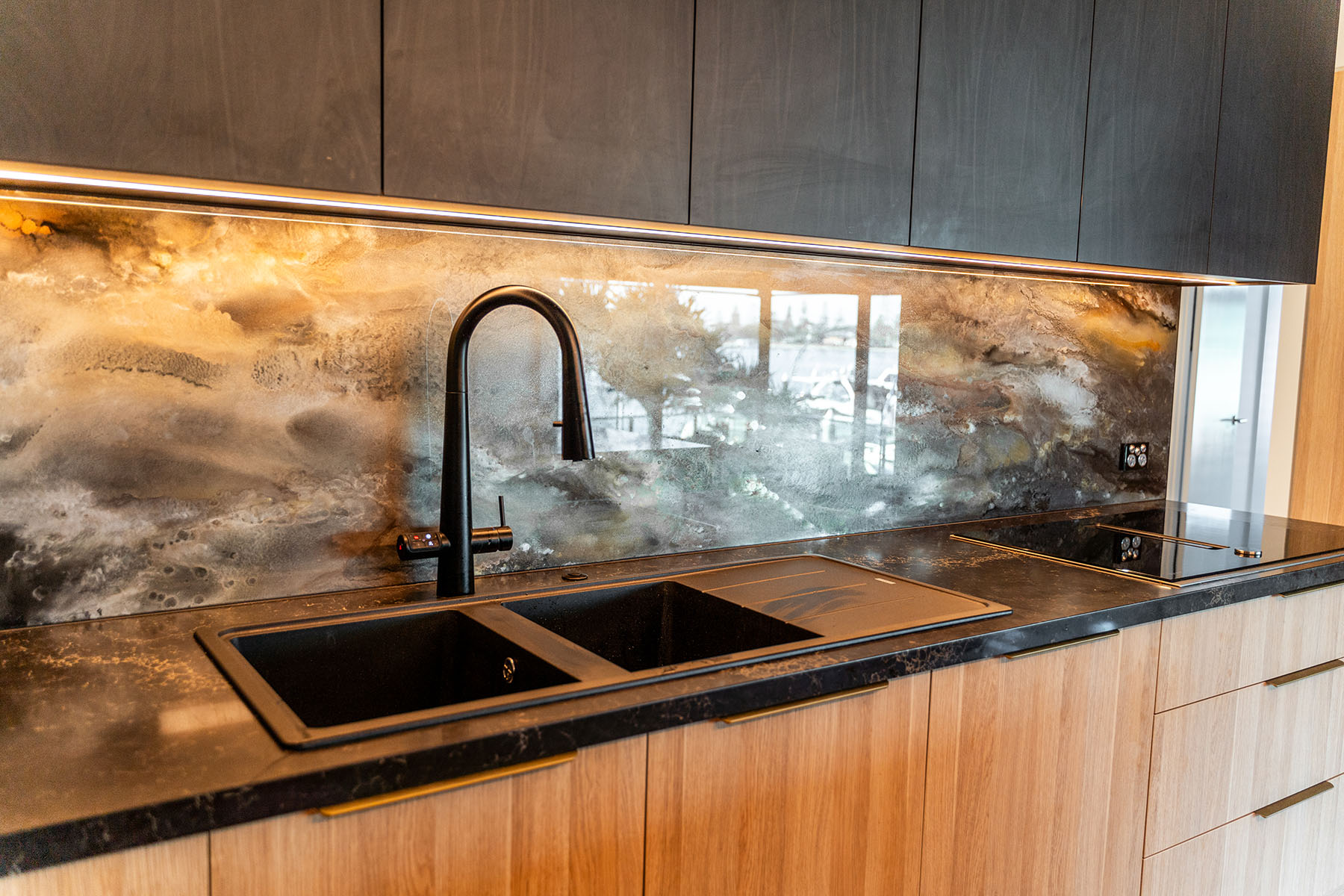 KITCHEN FEATURE - Lisa de Boer