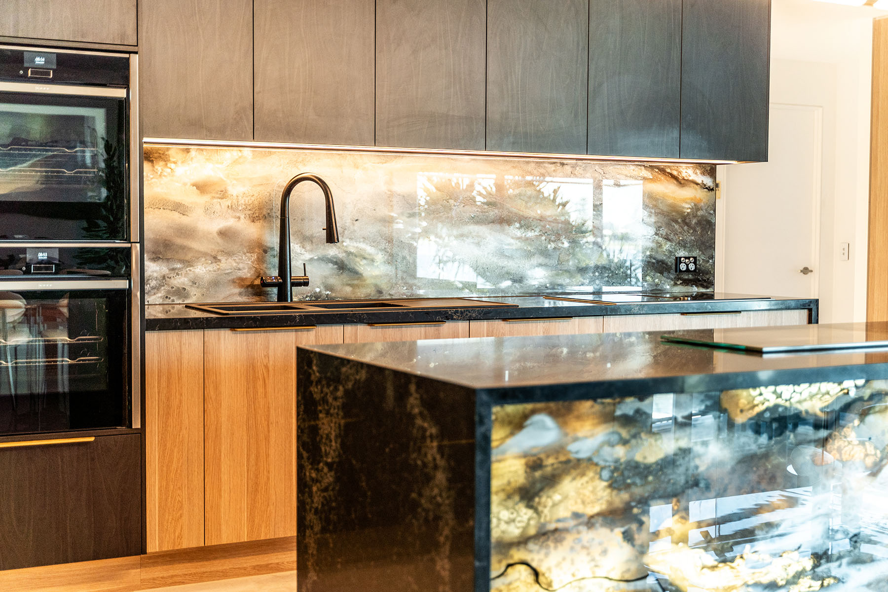 KITCHEN FEATURE - Lisa de Boer