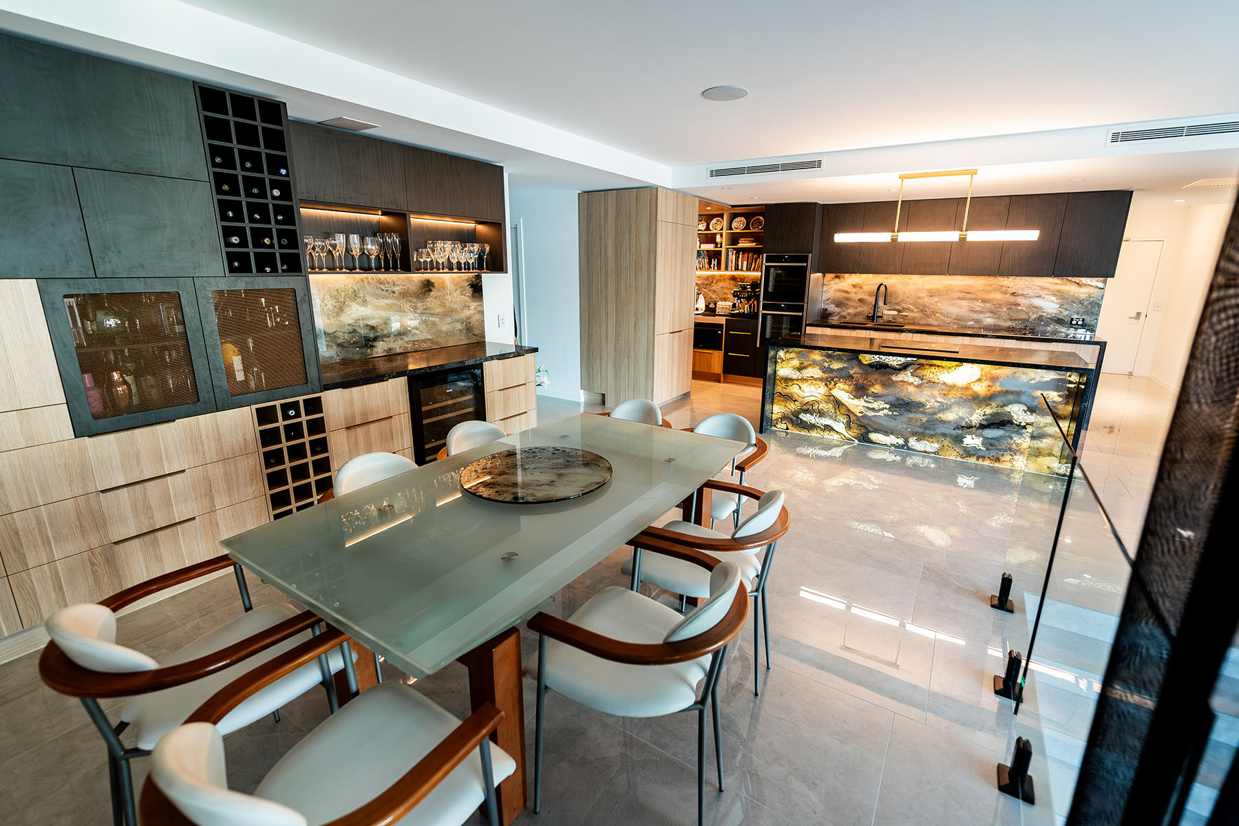 KITCHEN FEATURE - Lisa de Boer