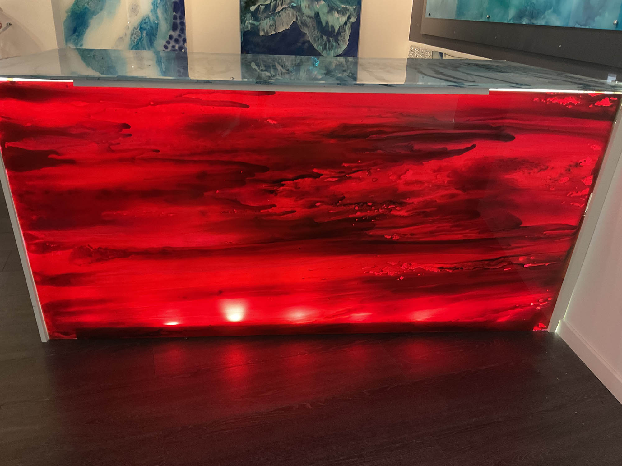 Red Glass Art Counter Front - Lisa de Boer